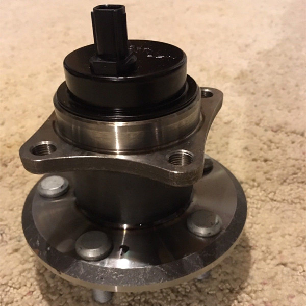 Toyota brake rear wheel hub & bearing 42450-12170